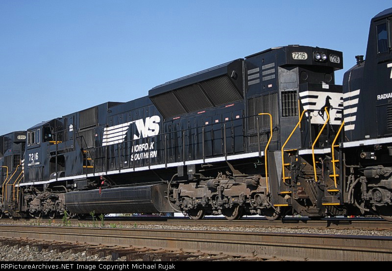 NS 7216